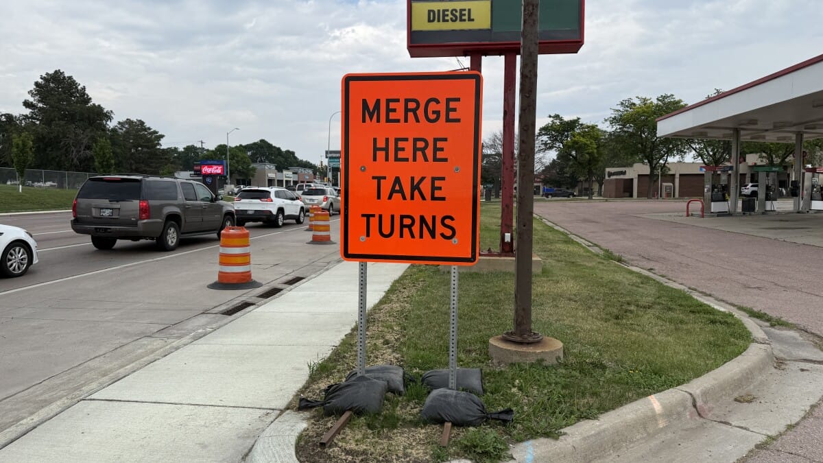 Is zipper merging more efficient for construction traffic?