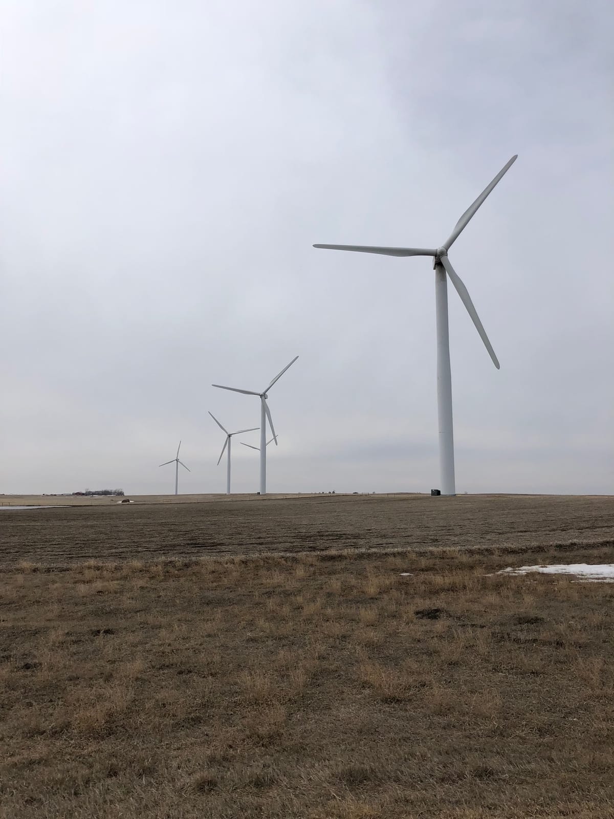 Wind farm surge drawing vocal opposition in South Dakota - South Dakota ...